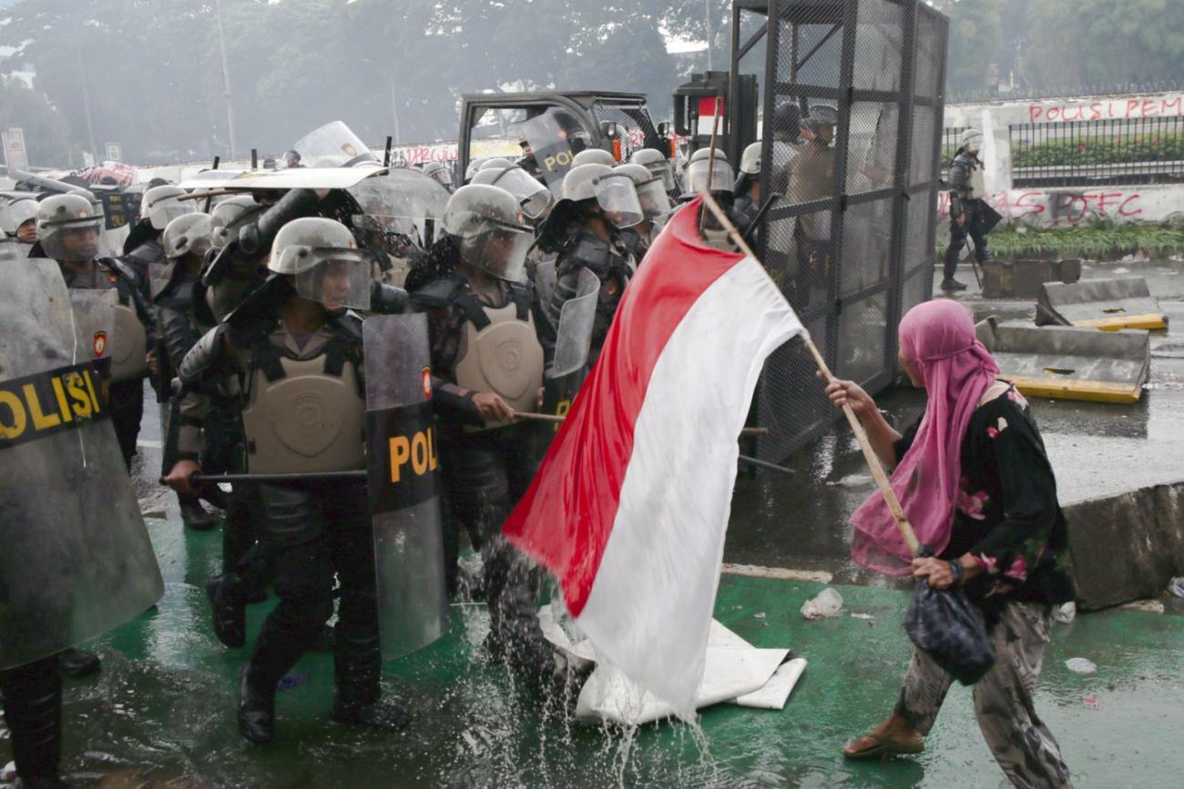 Mounting Sources of Discontent: Inequality, democratic decline and ...